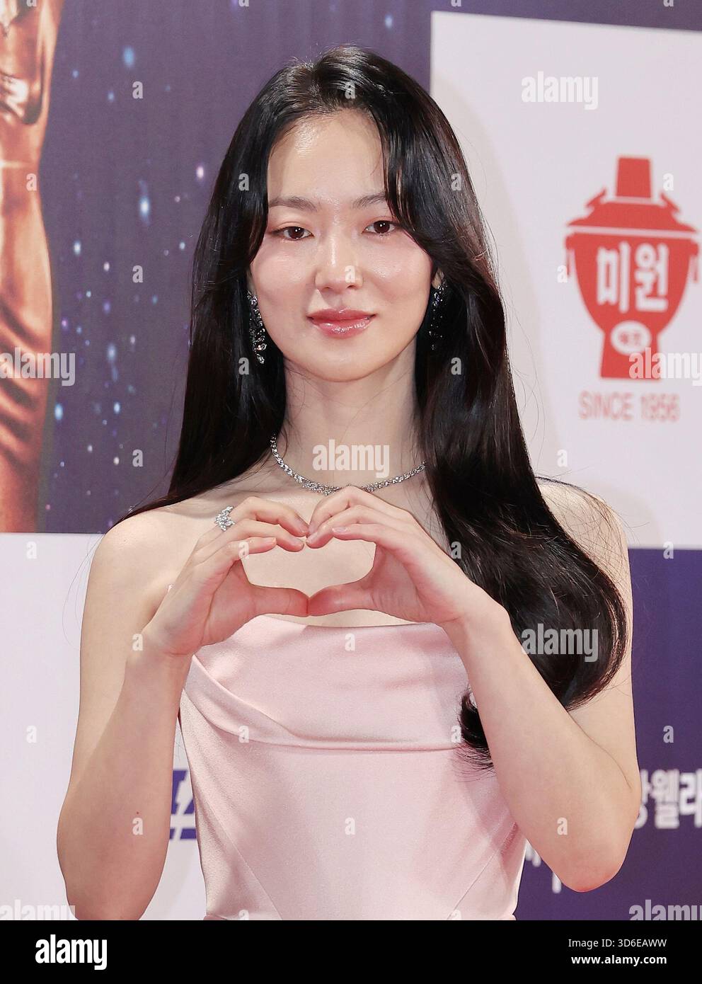 Blue Dragon Awards South Korean actress Jeon Yeo-bin poses for a photo on the red carpet at the ...