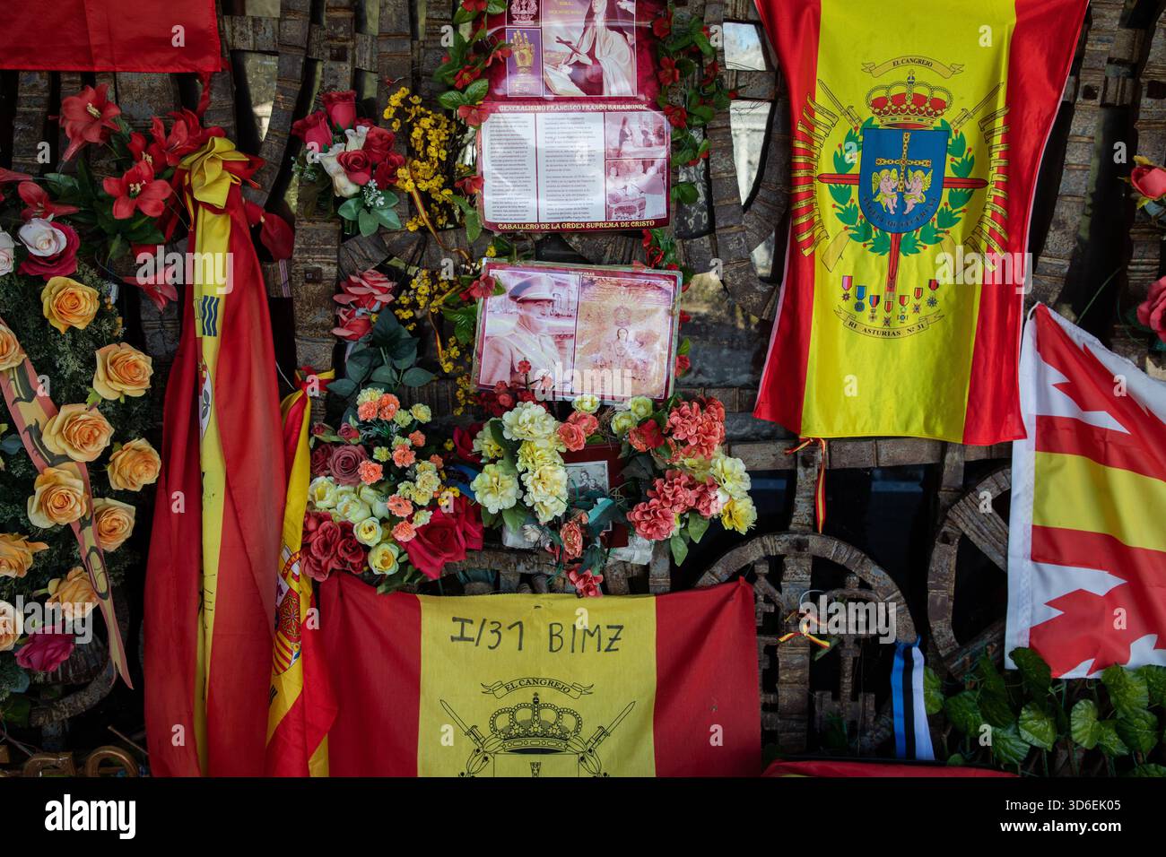 Altar of vindication of the figure of the dictator Francisco Franco ...