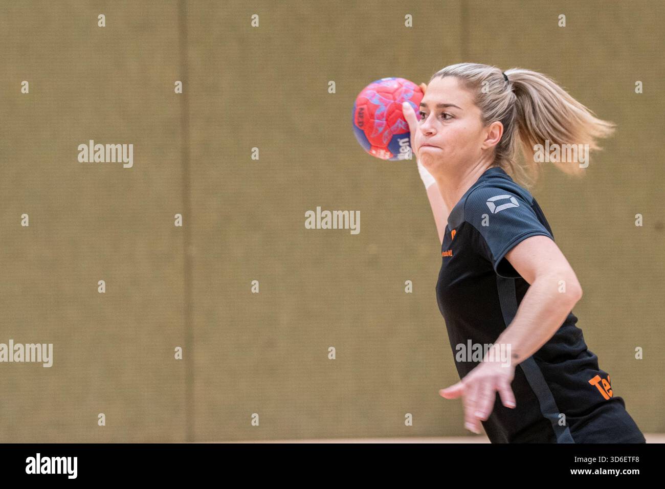 ARNHEM, NETHERLANDS - NOVEMBER 20: Estavana Polman of the Netherlands ...