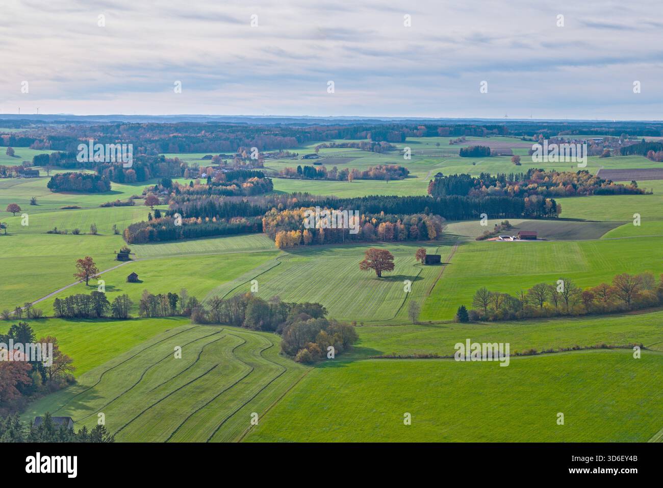 Idyllic autumn atmosphere in the Upper Bavarian Alpine foothills at the ...