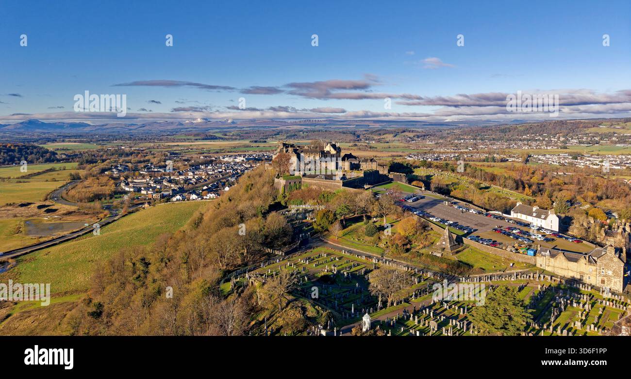 Car park stirling castle scotland hi-res stock photography and images ...