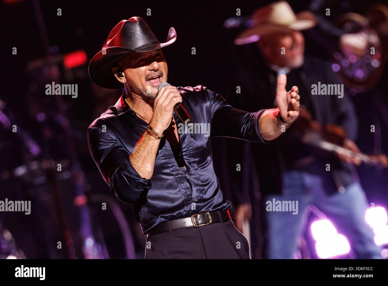 Tim McGraw performs during The iHeartRadio Music Festival at T-Mobile ...