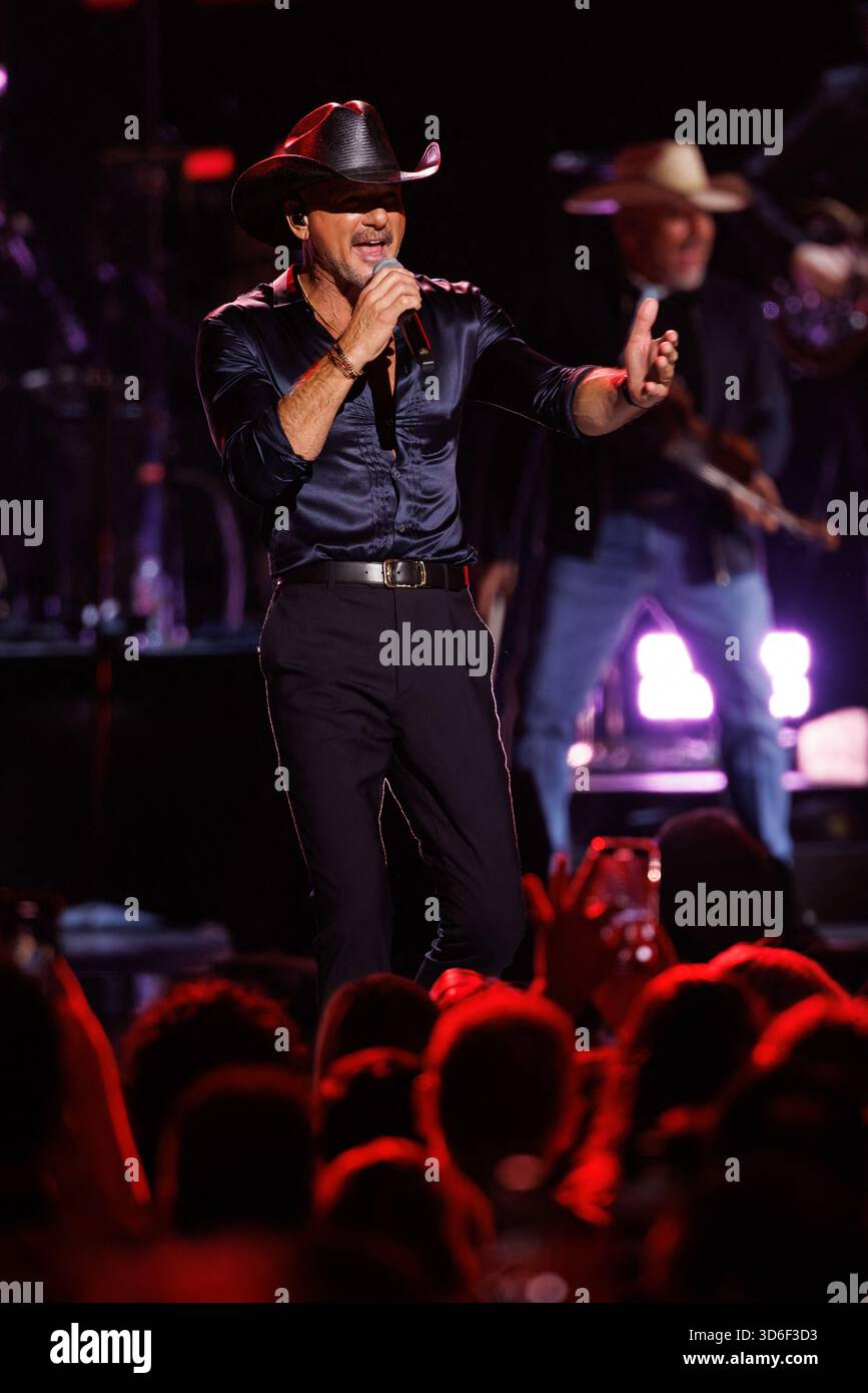 Tim McGraw performs during The iHeartRadio Music Festival at T-Mobile ...