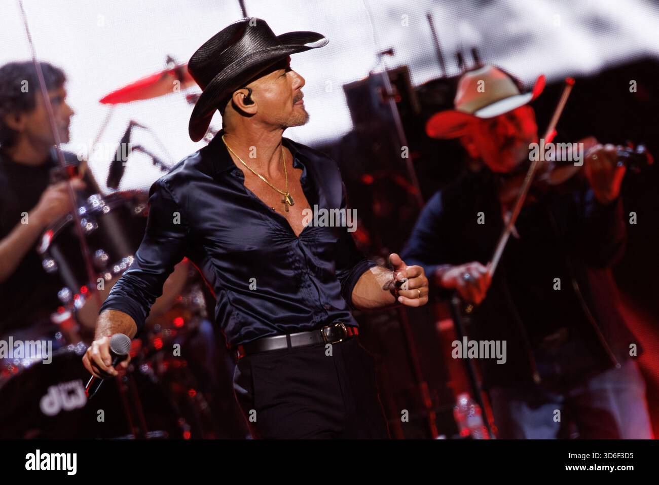 Tim McGraw performs during The iHeartRadio Music Festival at T-Mobile ...