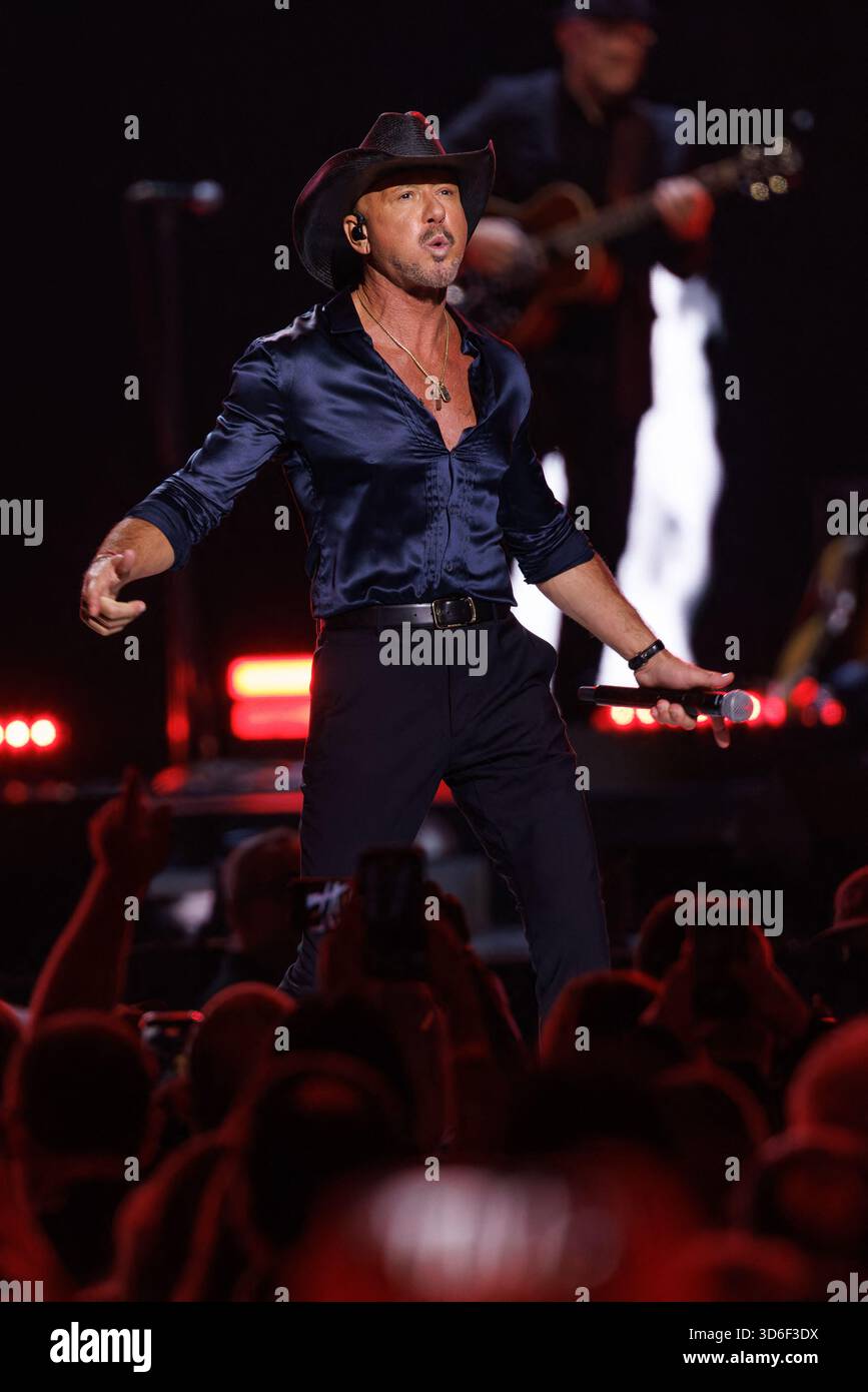 Tim McGraw performs during The iHeartRadio Music Festival at T-Mobile ...
