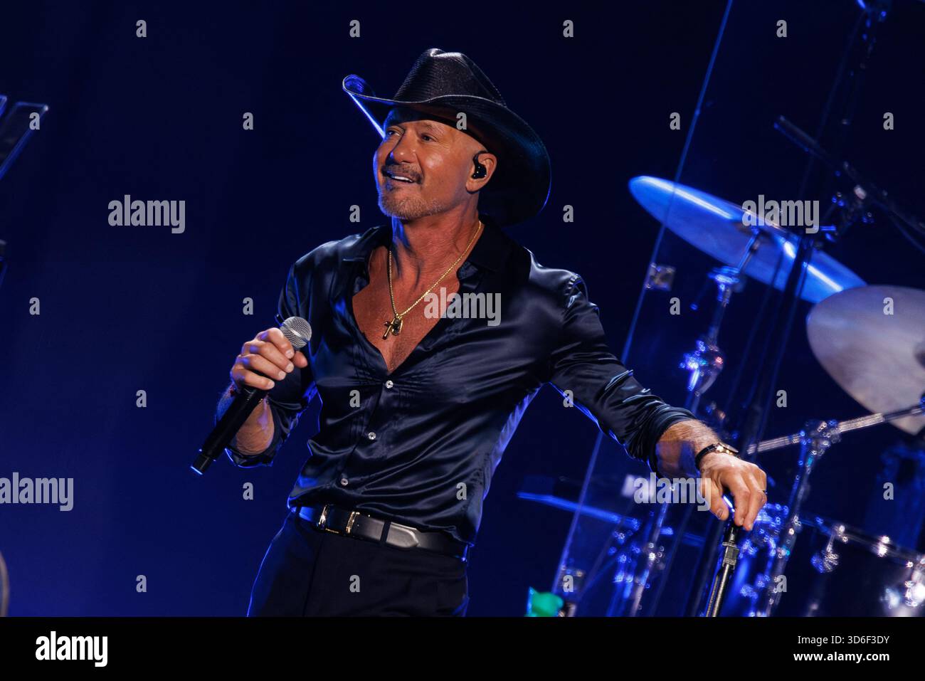 Tim McGraw performs during The iHeartRadio Music Festival at T-Mobile ...
