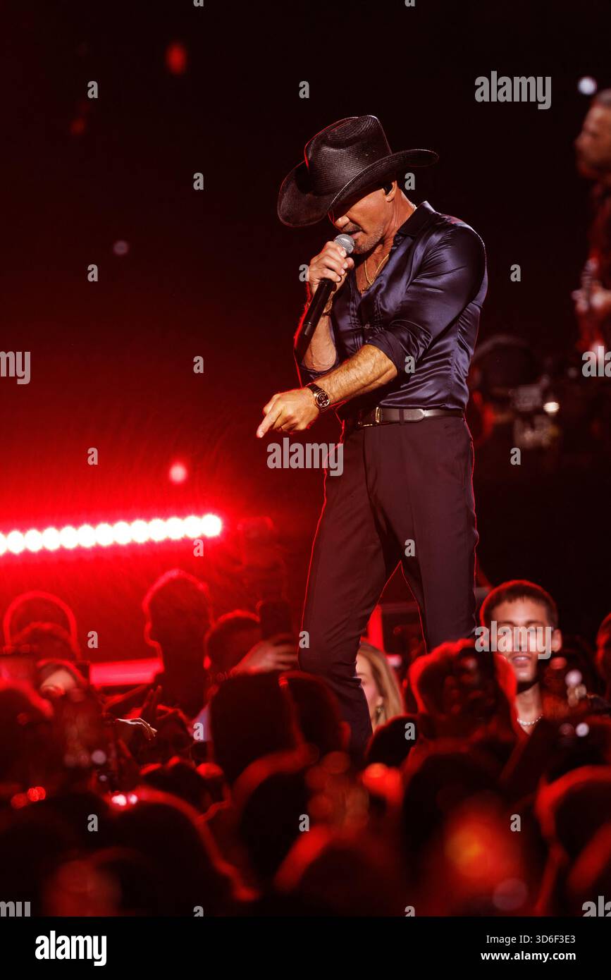 Tim McGraw performs during The iHeartRadio Music Festival at T-Mobile ...