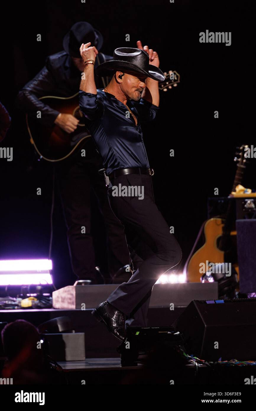 Tim McGraw performs during The iHeartRadio Music Festival at T-Mobile ...