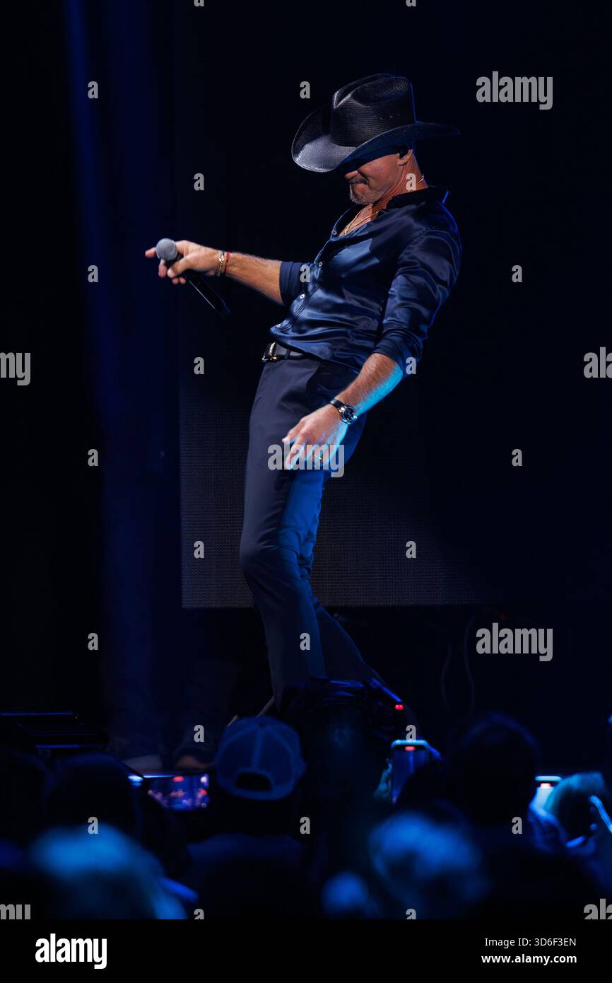 Tim McGraw performs during The iHeartRadio Music Festival at T-Mobile ...