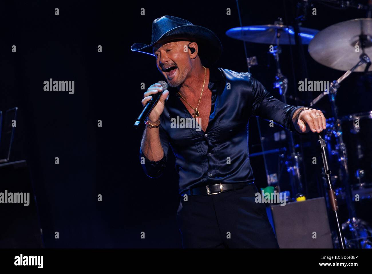 Tim McGraw performs during The iHeartRadio Music Festival at T-Mobile ...