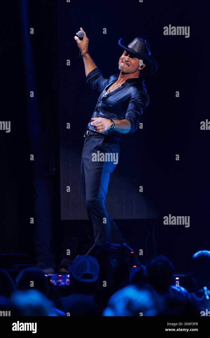 Tim McGraw performs during The iHeartRadio Music Festival at T-Mobile ...