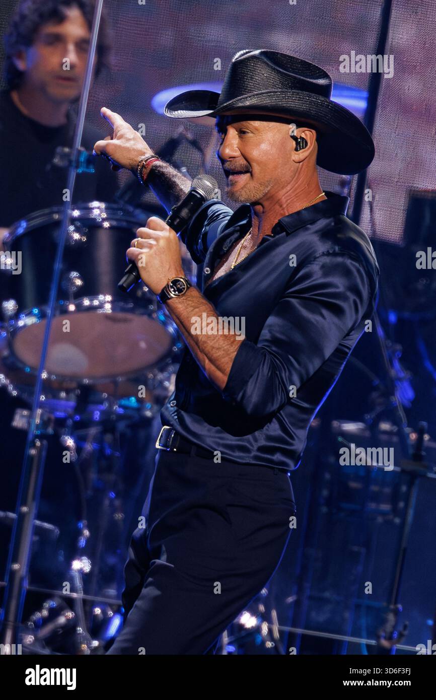Tim McGraw performs during The iHeartRadio Music Festival at T-Mobile ...