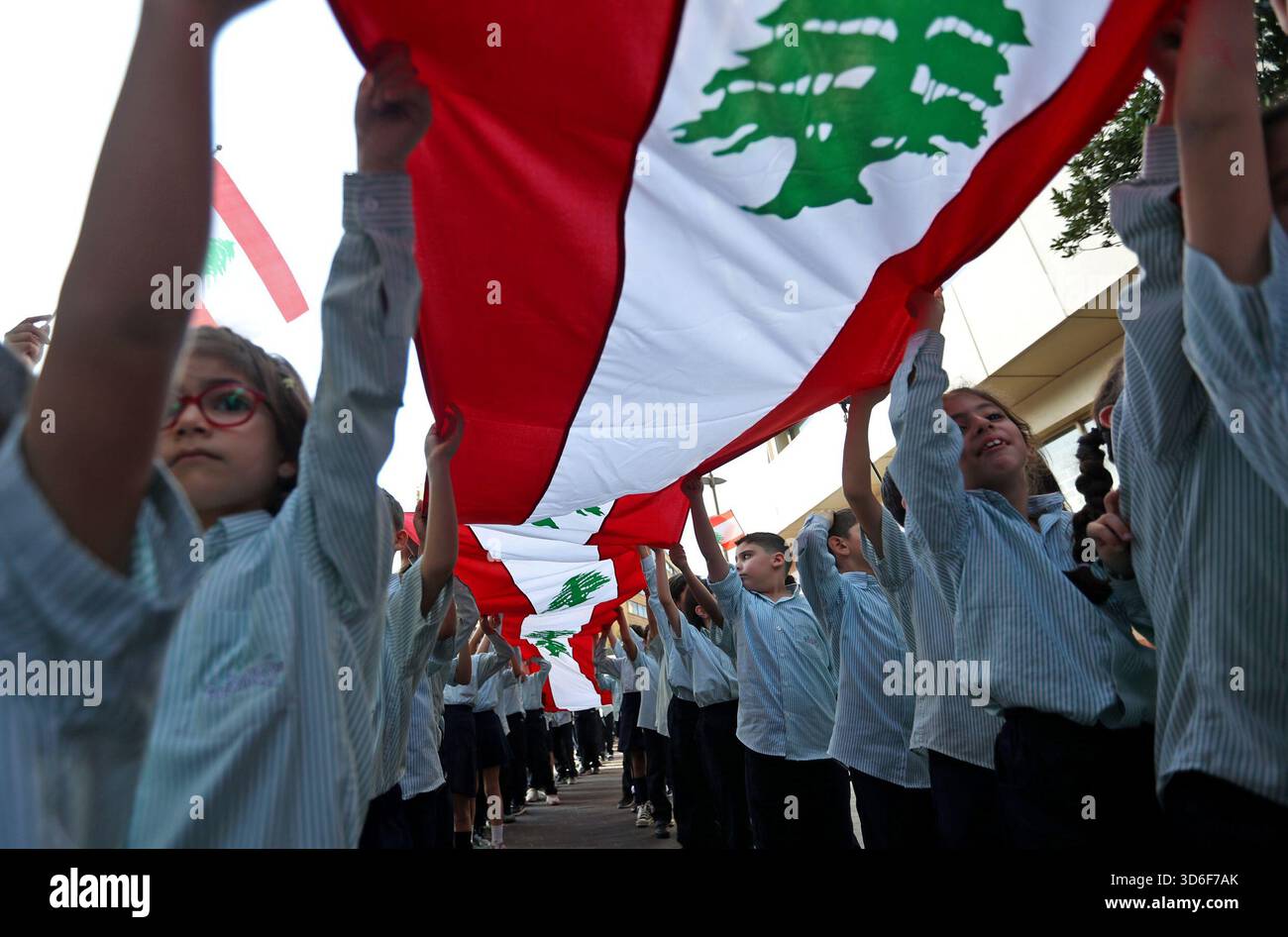 (251120) -- BEIRUT, Nov. 20, 2025 (Xinhua) -- Students participate in a ...