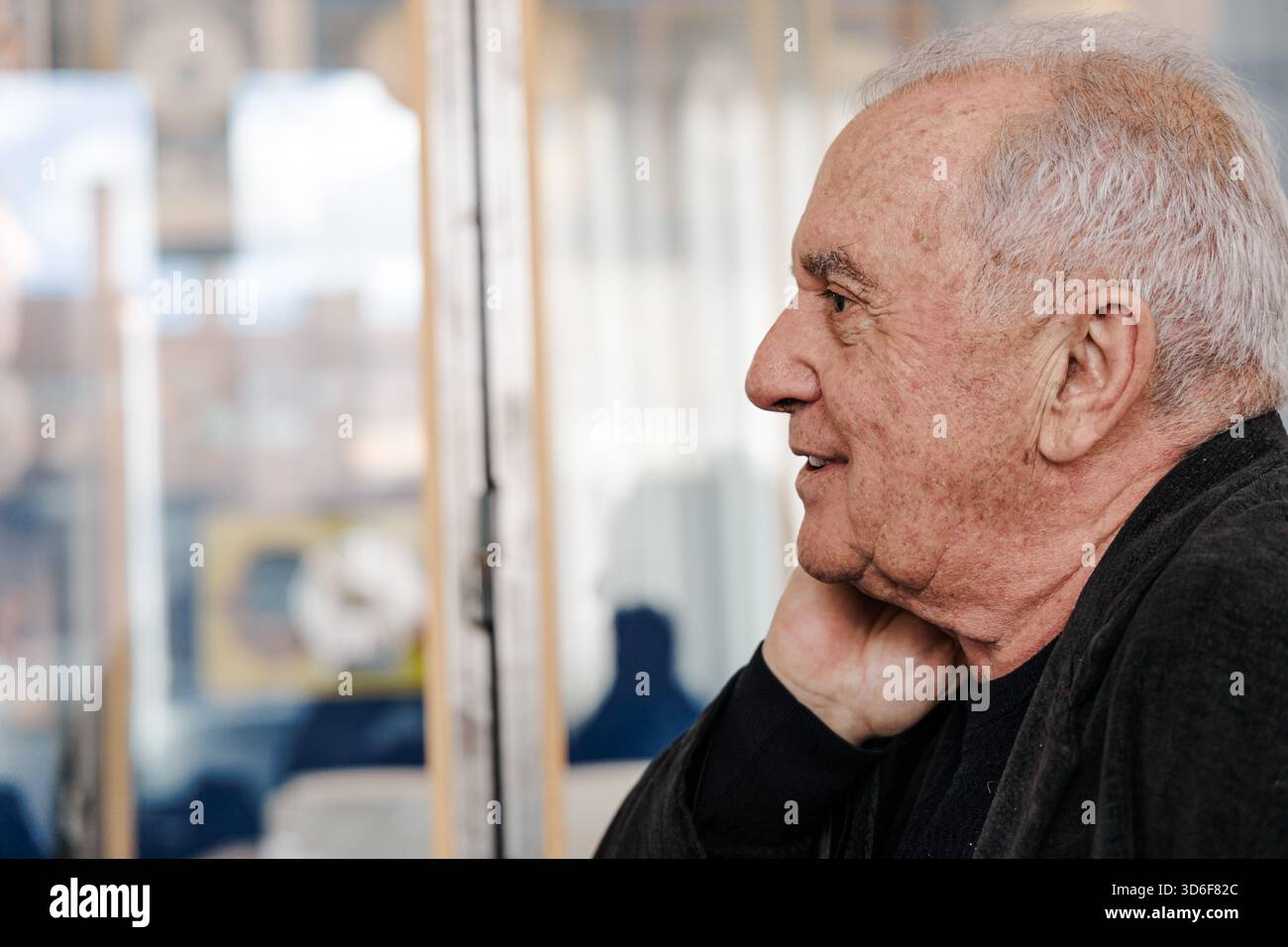 Singer-songwriter Víctor Manuel during an interview for Europa Press ...