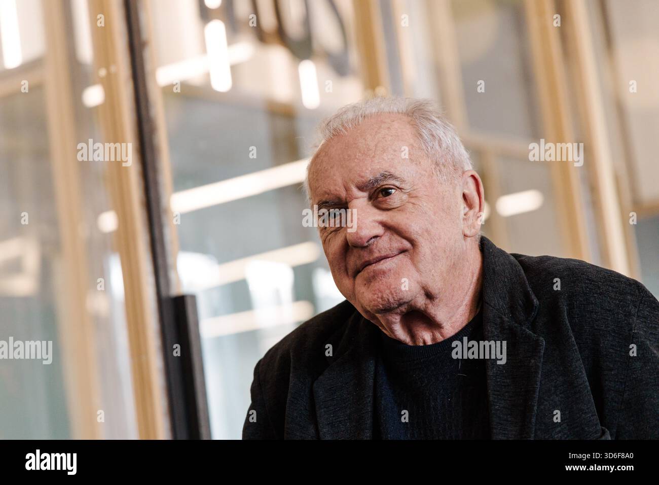 Singer-songwriter Víctor Manuel during an interview for Europa Press ...