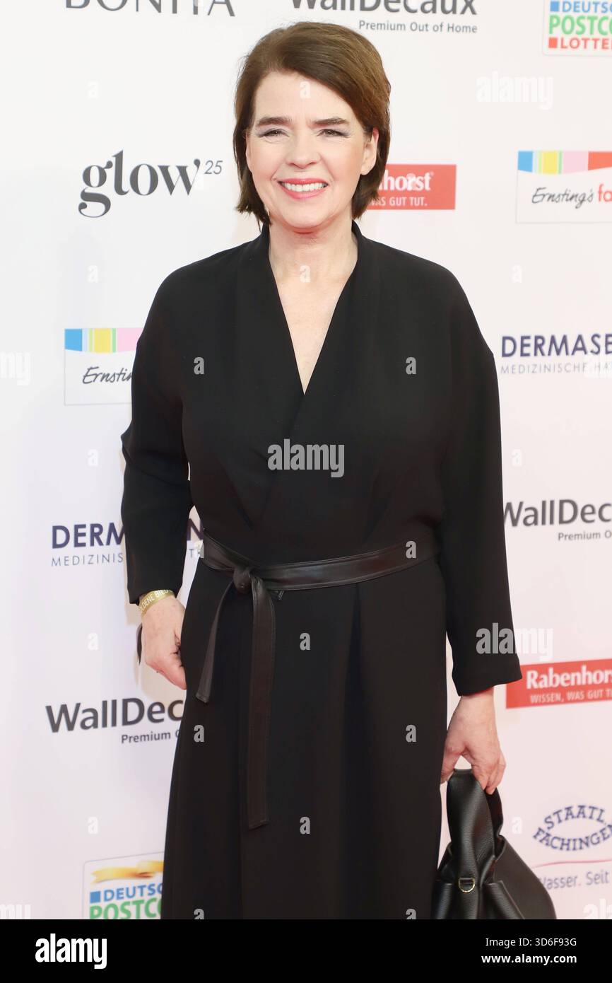 Goldene Bild der Frau Susanne Daubner, Goldene Bild der Frau, Theater ...