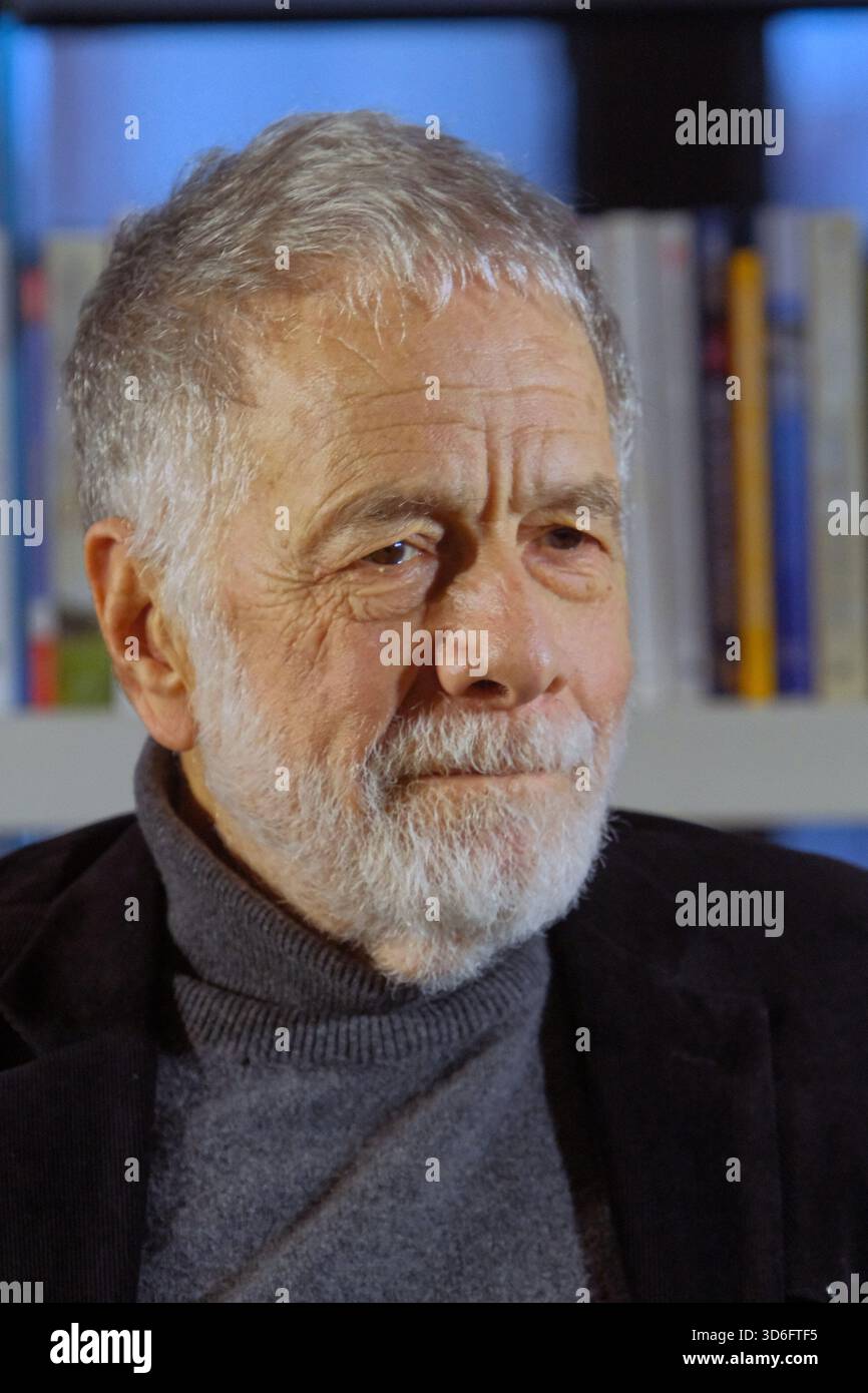 Turin Readers' Circle meeting with Gabriele Lavia Stock Photo - Alamy