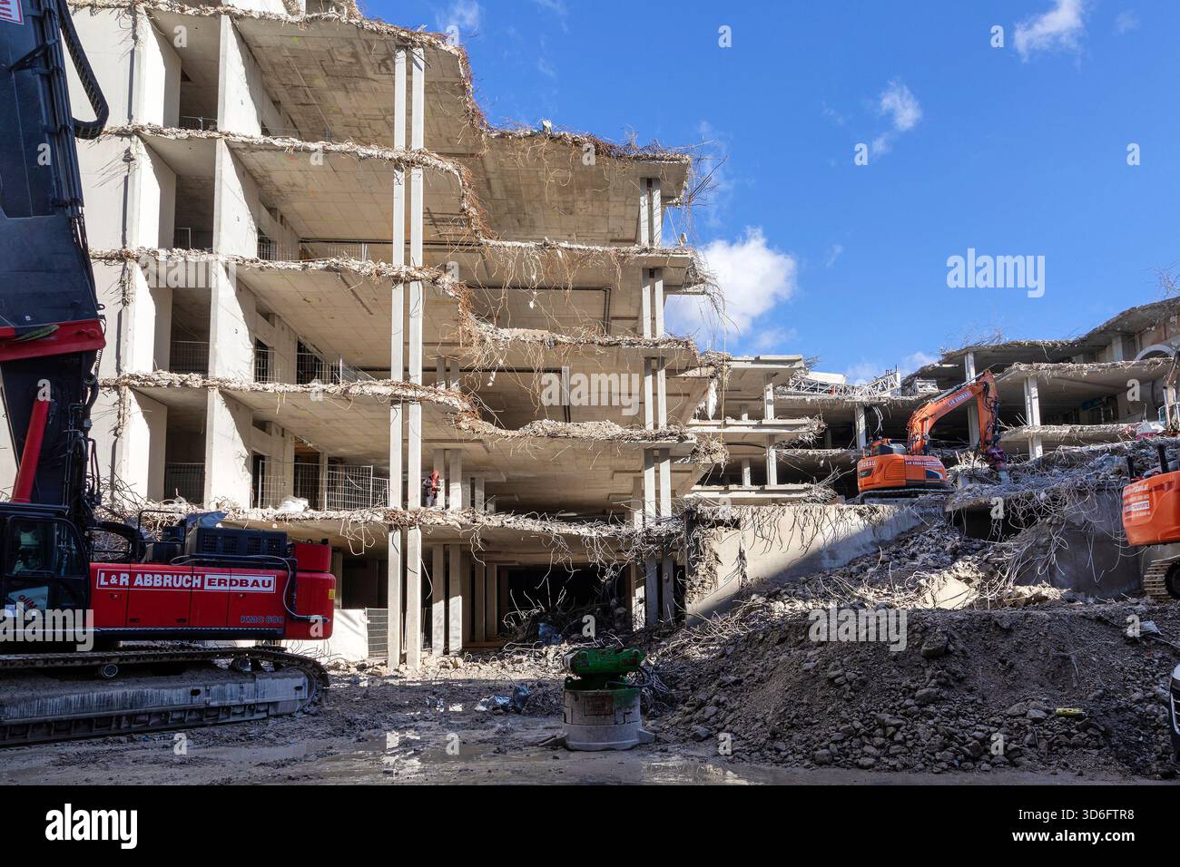 Stumpf Gruppe - Abriss des Rohbaus des Signa Kaufhauses Lamarr in der ...