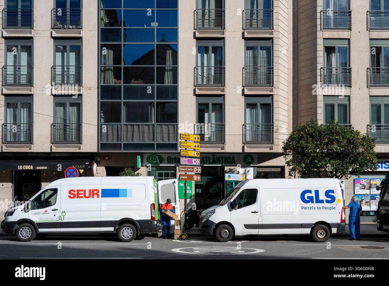 November 17, 2025, Vigo, Spain: Spanish and Dutch parcel delivery ...