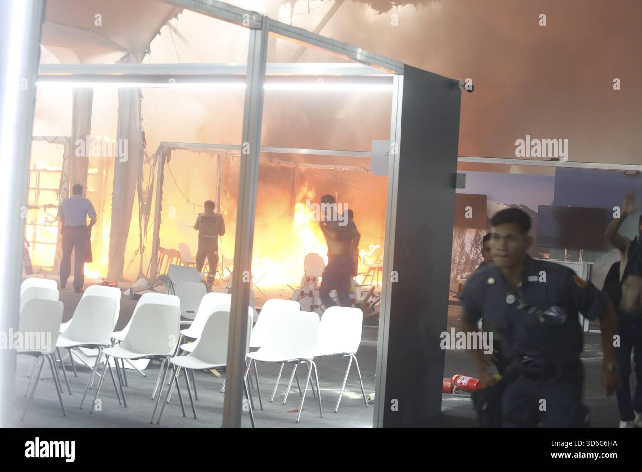 A fire broke out in the Blue Zone pavilion during COP30 in Belém, Pará ...