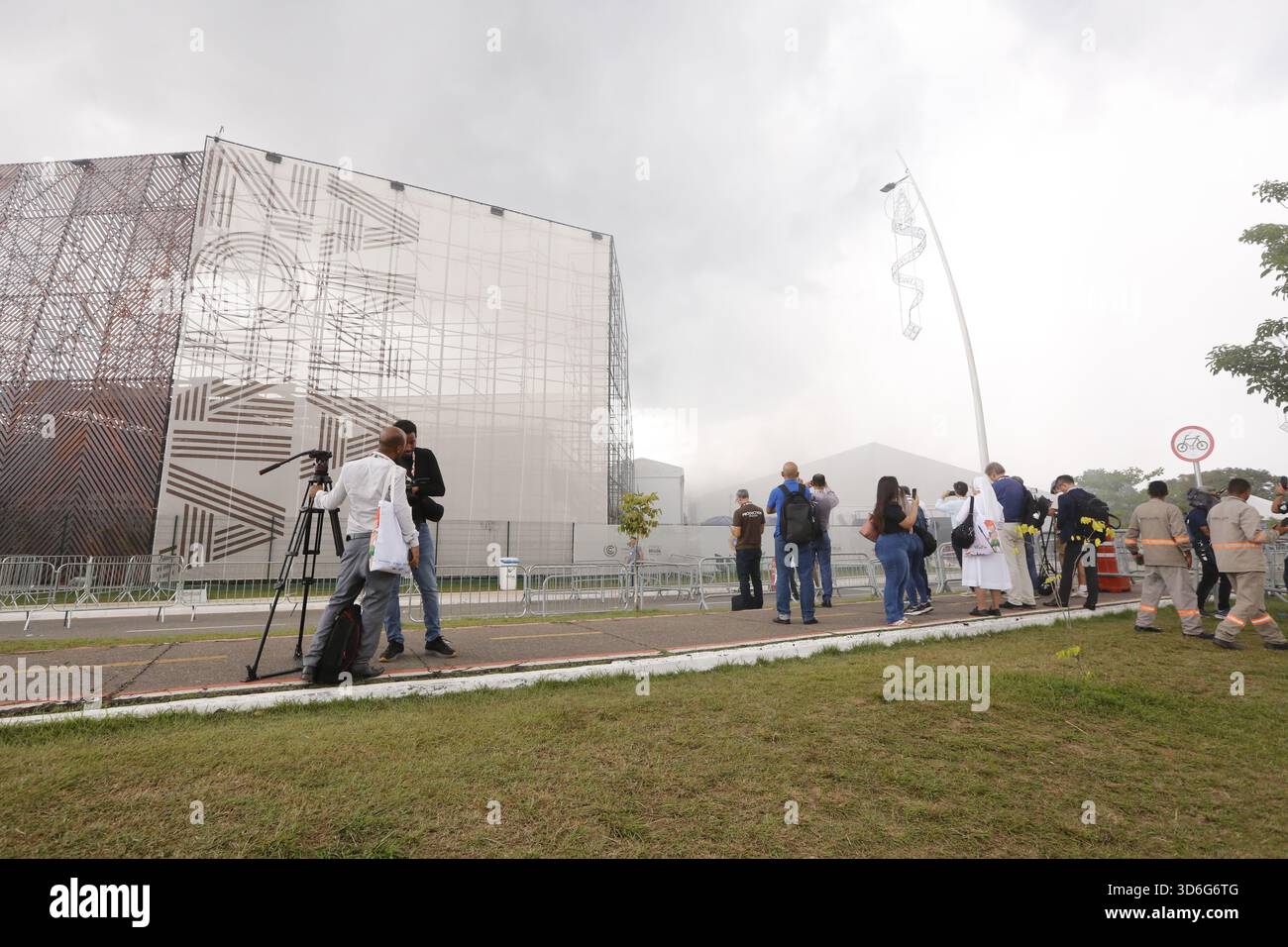 A fire broke out in the Blue Zone pavilion during COP30 in Belém, Pará ...