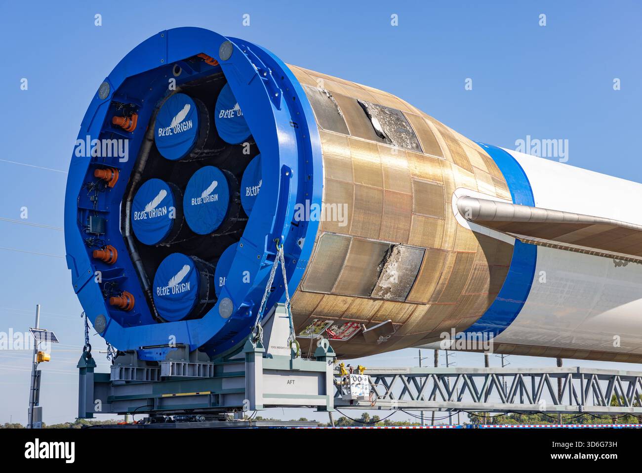 The rollback of the 189 feet long Blue Origin New Glenn booster "Never ...