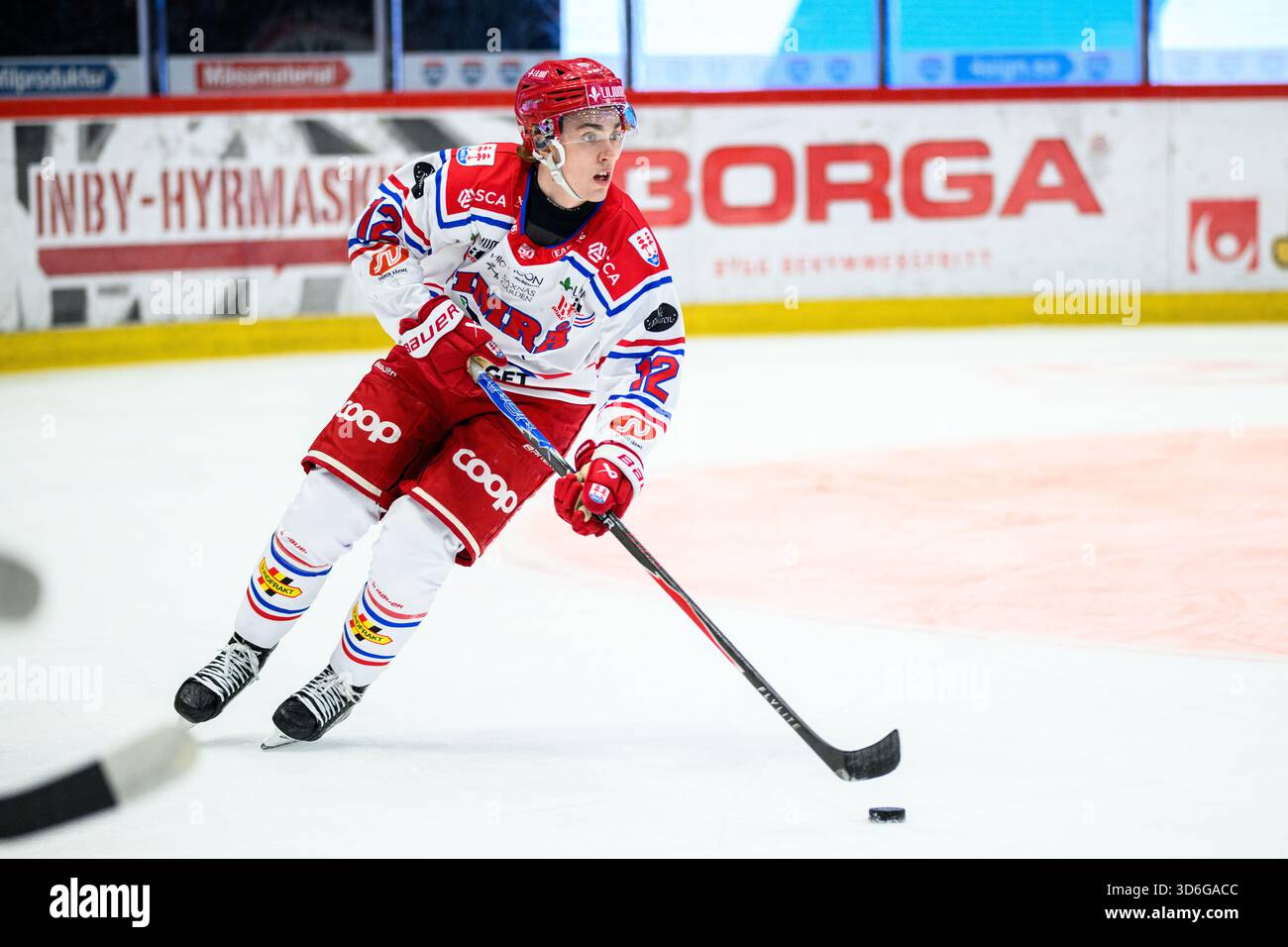251120 Timrås Linus Eriksson under ishockeymatchen i SHL mellan Brynäs ...