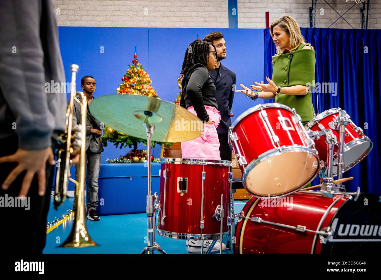 Queen Maxima visits participating school largest school band. Amsterdam ...
