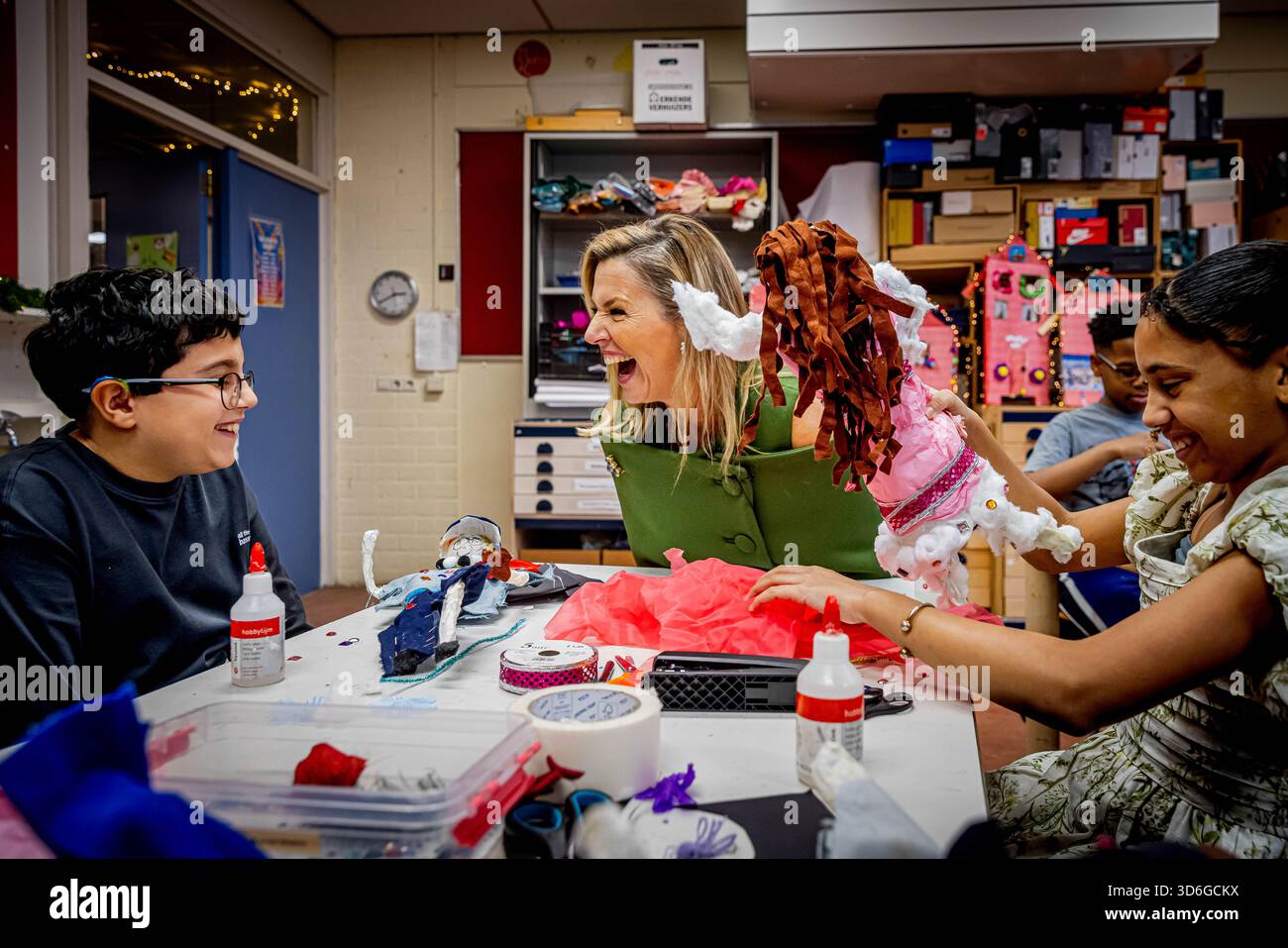 Queen Maxima visits participating school largest school band. Amsterdam ...