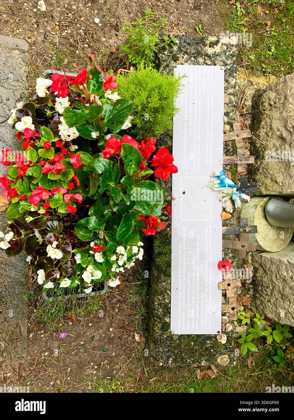 Eglise Saite Radegonde Giverny France Monet soldiers died raf British ...