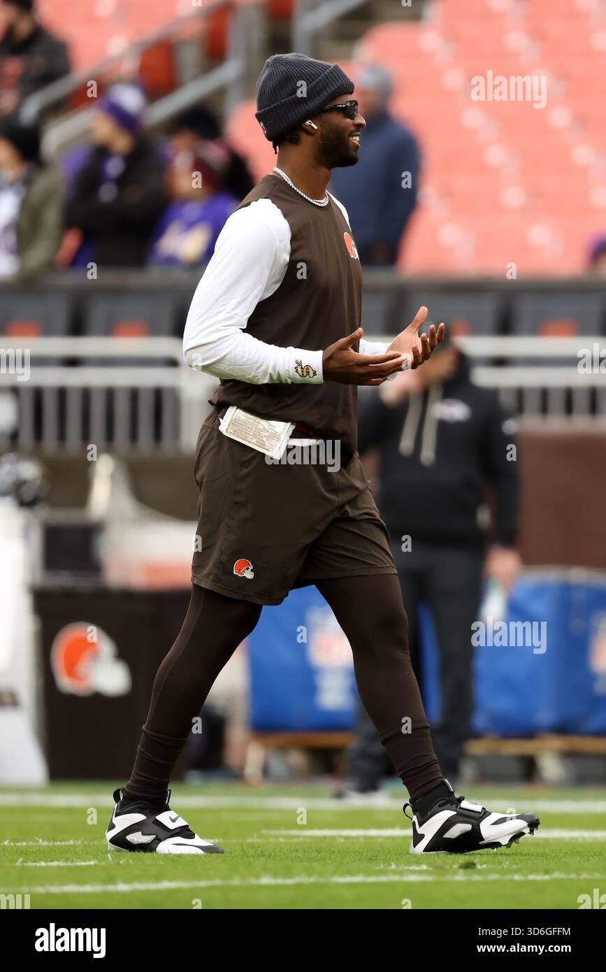 Cleveland Browns quarterback Shedeur Sanders (12) warms up prior to the ...