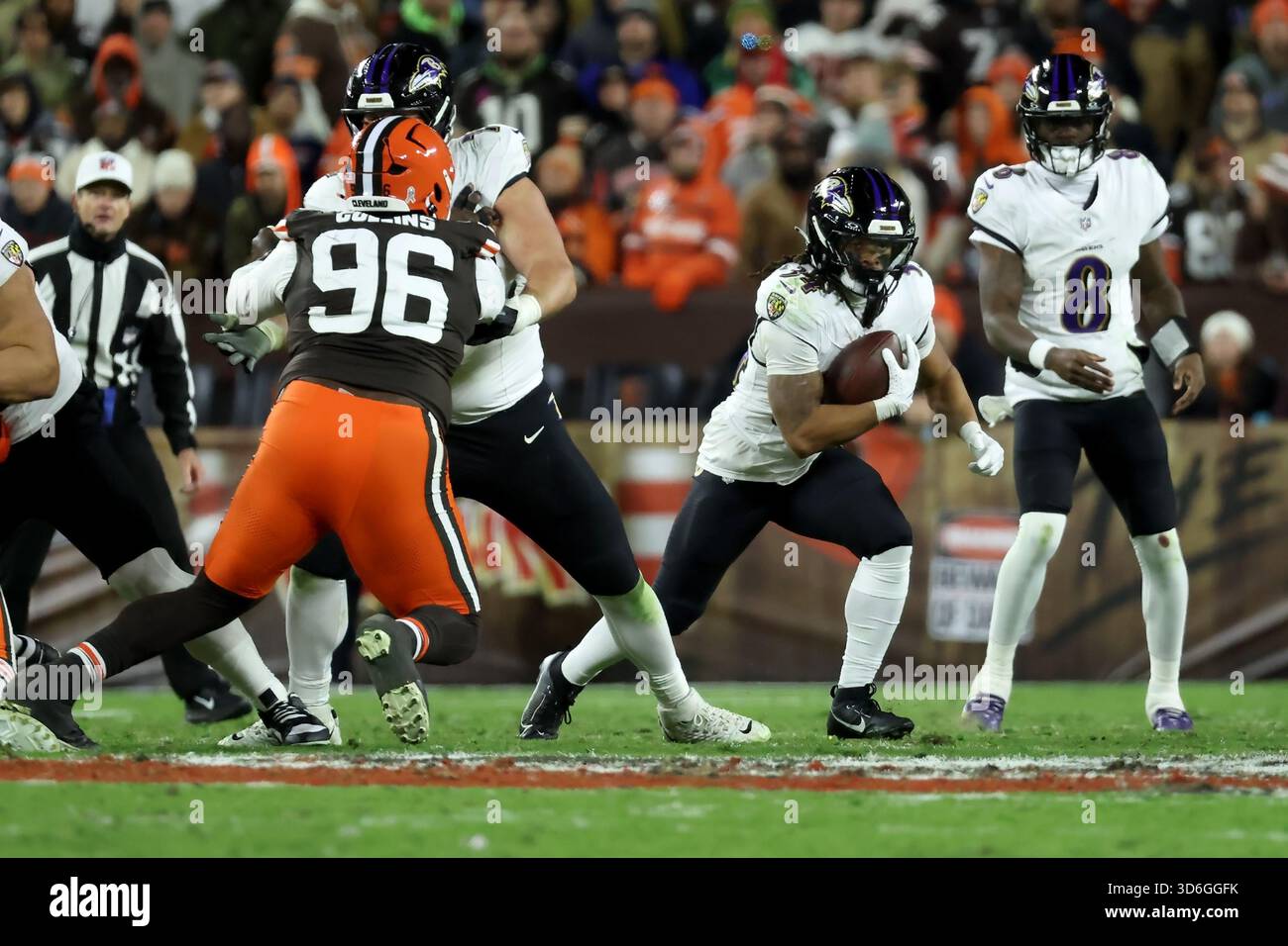 Baltimore Ravens running back Keaton Mitchell (34) runs with the ball ...