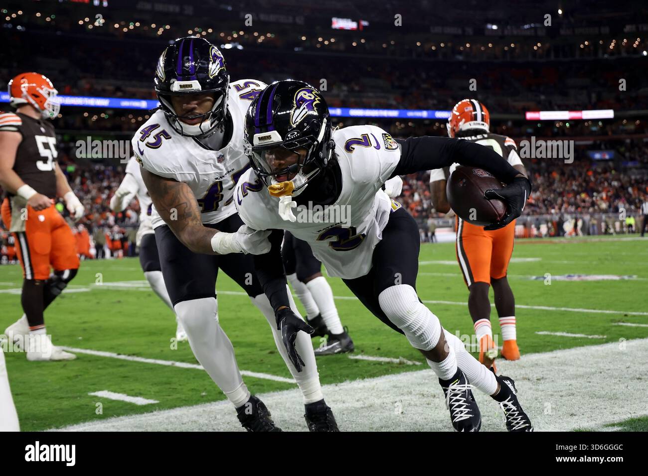 Baltimore Ravens cornerback Nate Wiggins (2) celebrates with linebacker ...