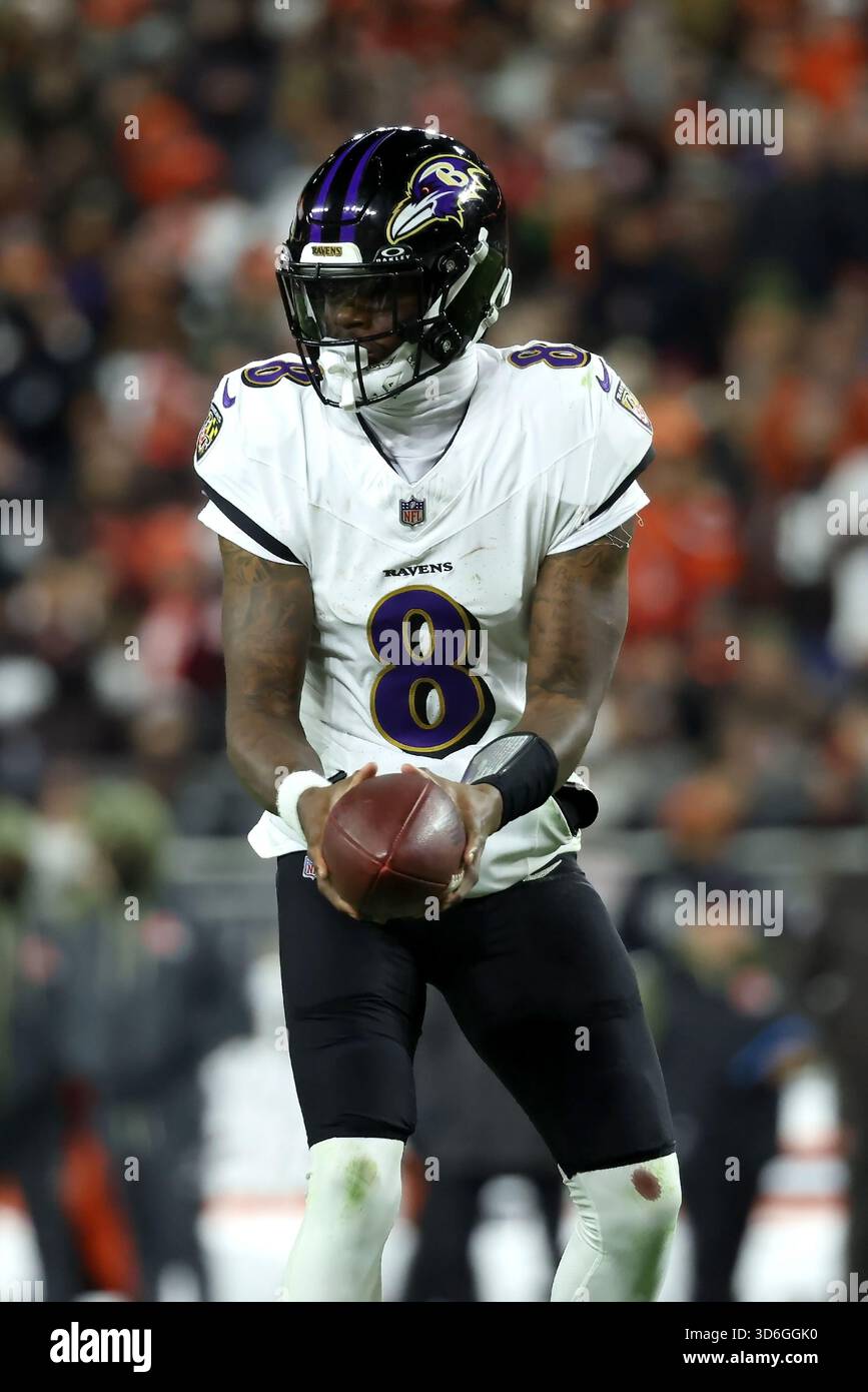 Baltimore Ravens quarterback Lamar Jackson (8) drops back with the ball ...