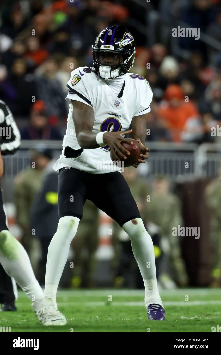 Baltimore Ravens quarterback Lamar Jackson (8) looks to throw the ball ...
