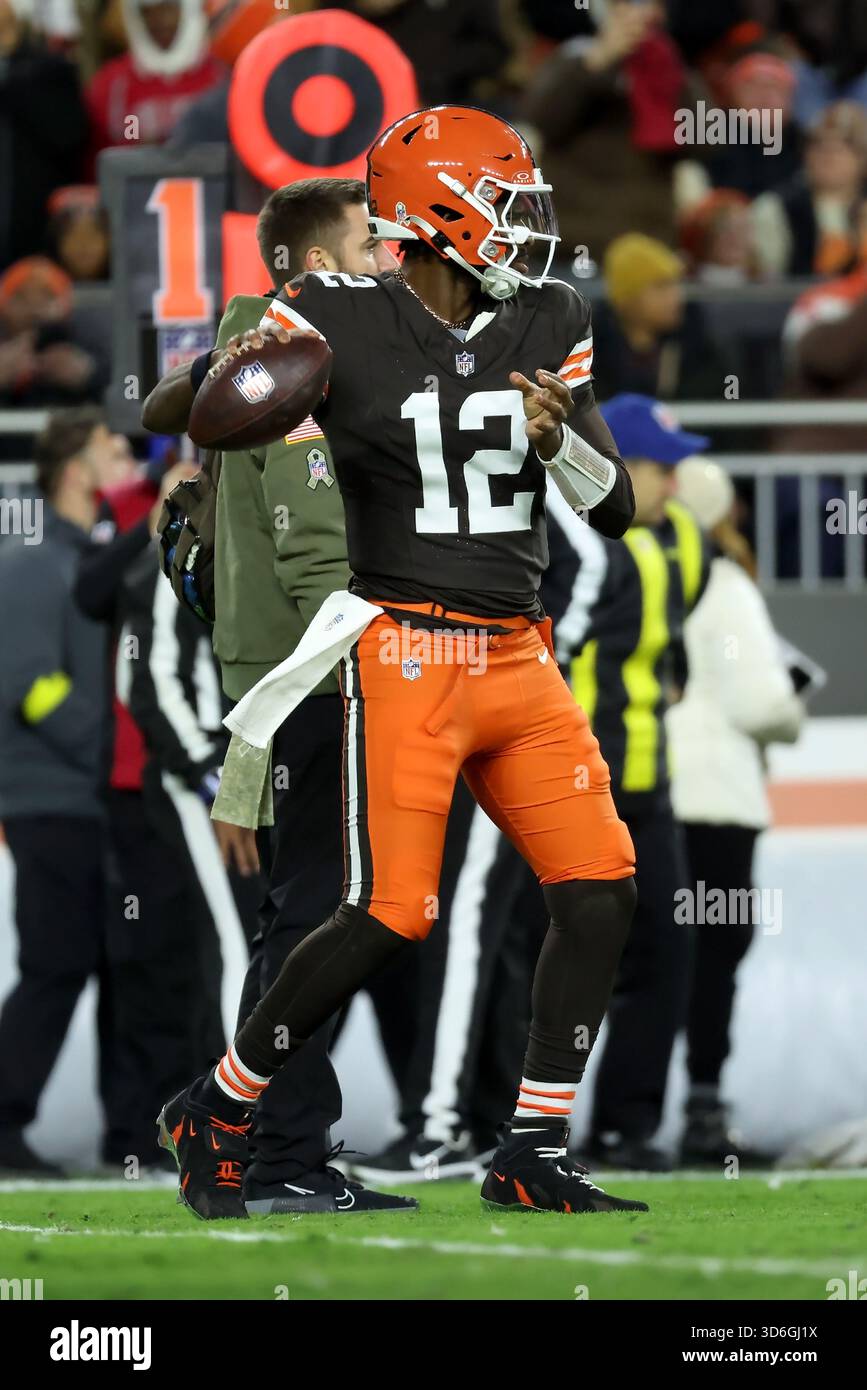 Cleveland Browns quarterback Shedeur Sanders (12) warms up during an ...