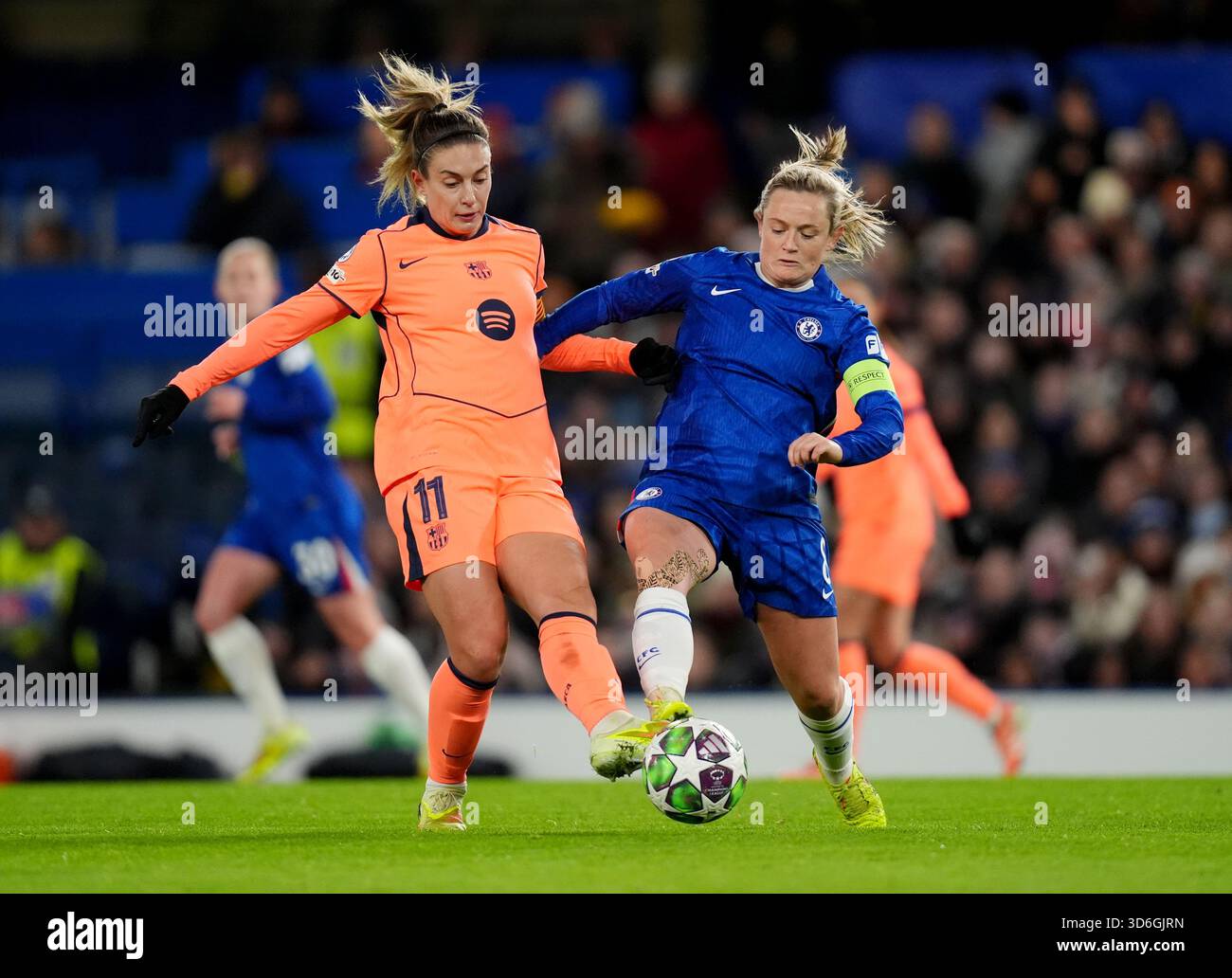 Barcelona's Alexia Putellas (left) and Chelsea's Erin Cuthbert (right ...