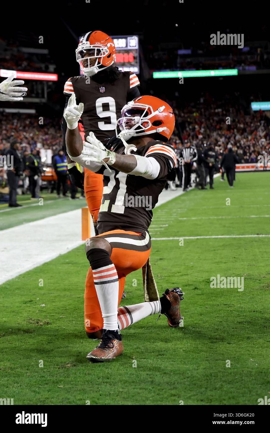 Cleveland Browns cornerback Denzel Ward (21) reacts after making a ...