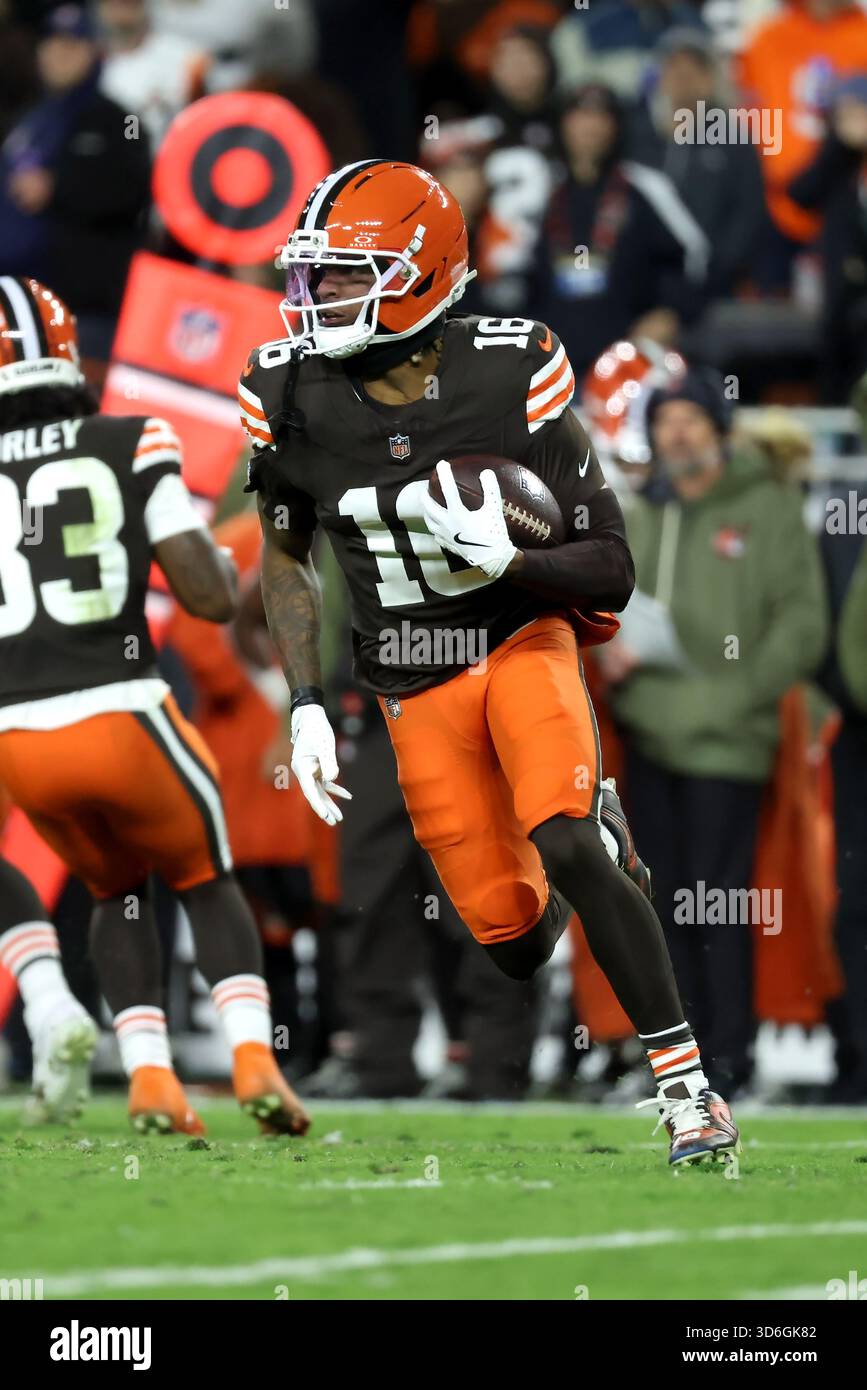 Cleveland Browns wide receiver Isaiah Bond (16) runs with the ball ...