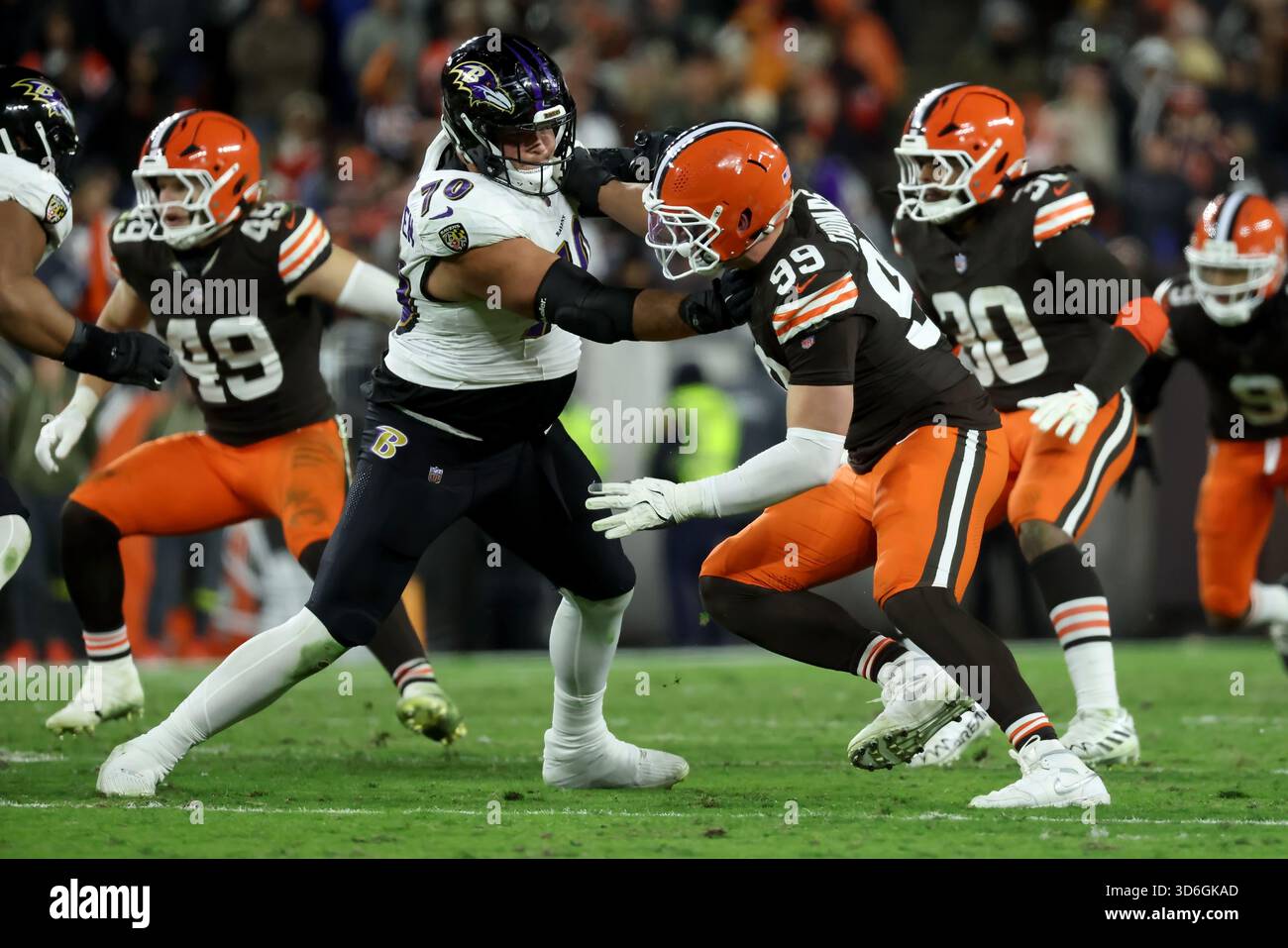 Baltimore Ravens offensive tackle Roger Rosengarten (70) blocks ...