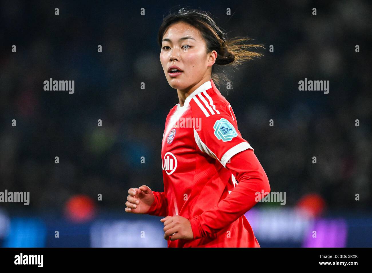 November 20, 2025, Paris, France, France: Momoko TANIKAWA of Bayern ...