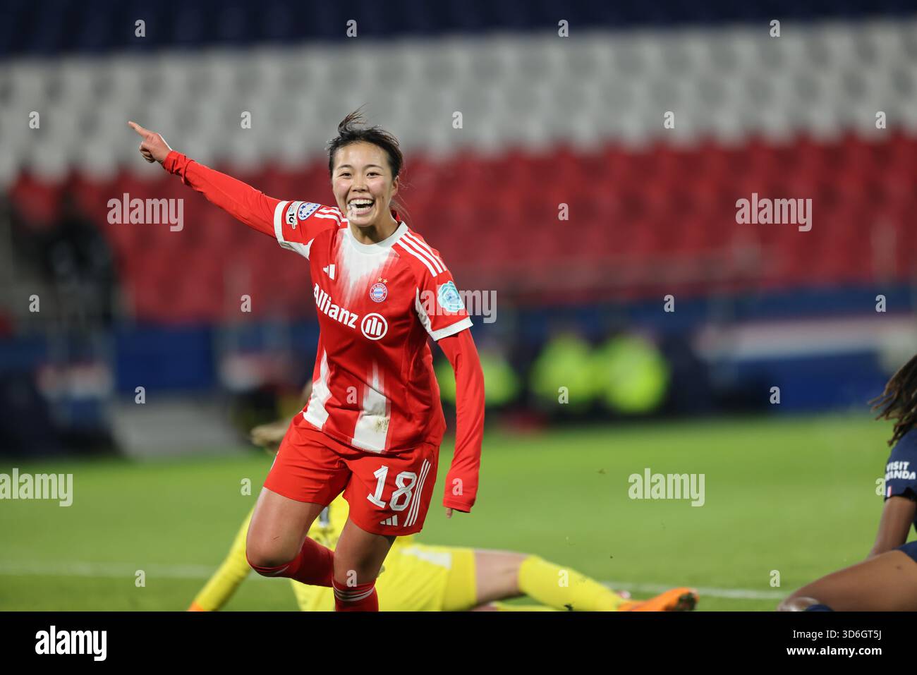 FRA, Paris, Paris St. Germain vs FC FC Bayern Munich, Women's Champions ...