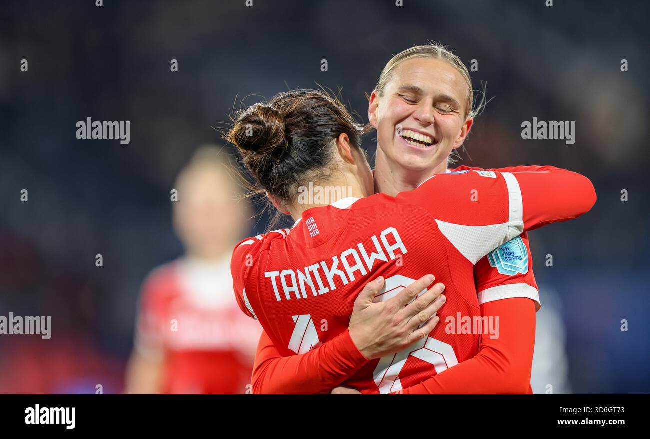 FRA, Paris, Paris St. Germain vs FC FC Bayern Munich, Women's Champions ...
