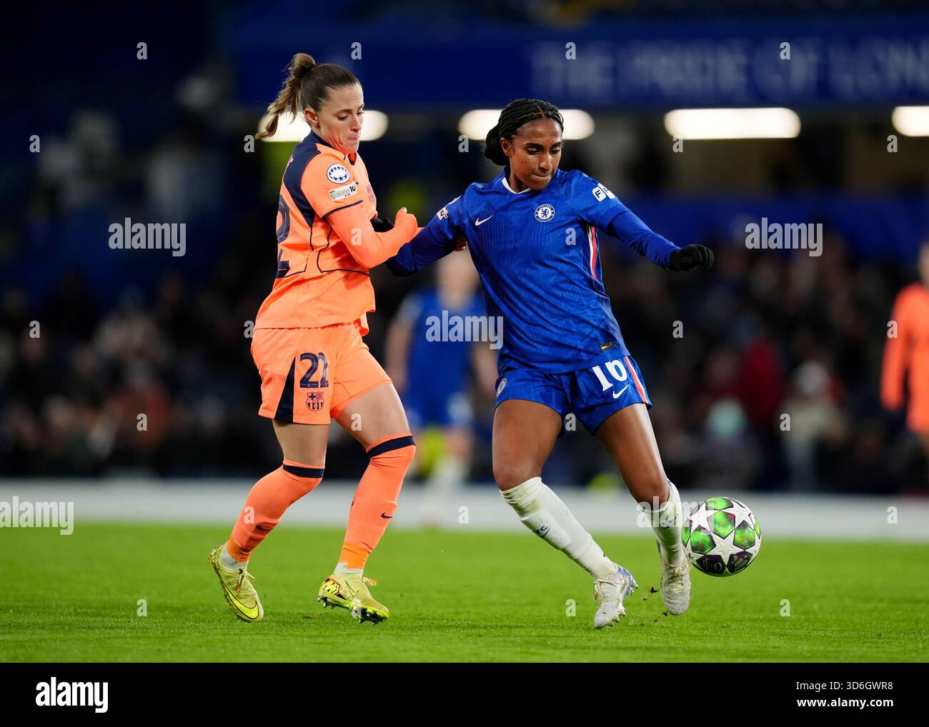 Chelsea's Naomi Girma (right) and Barcelona's Ona Batlle (left) battle ...