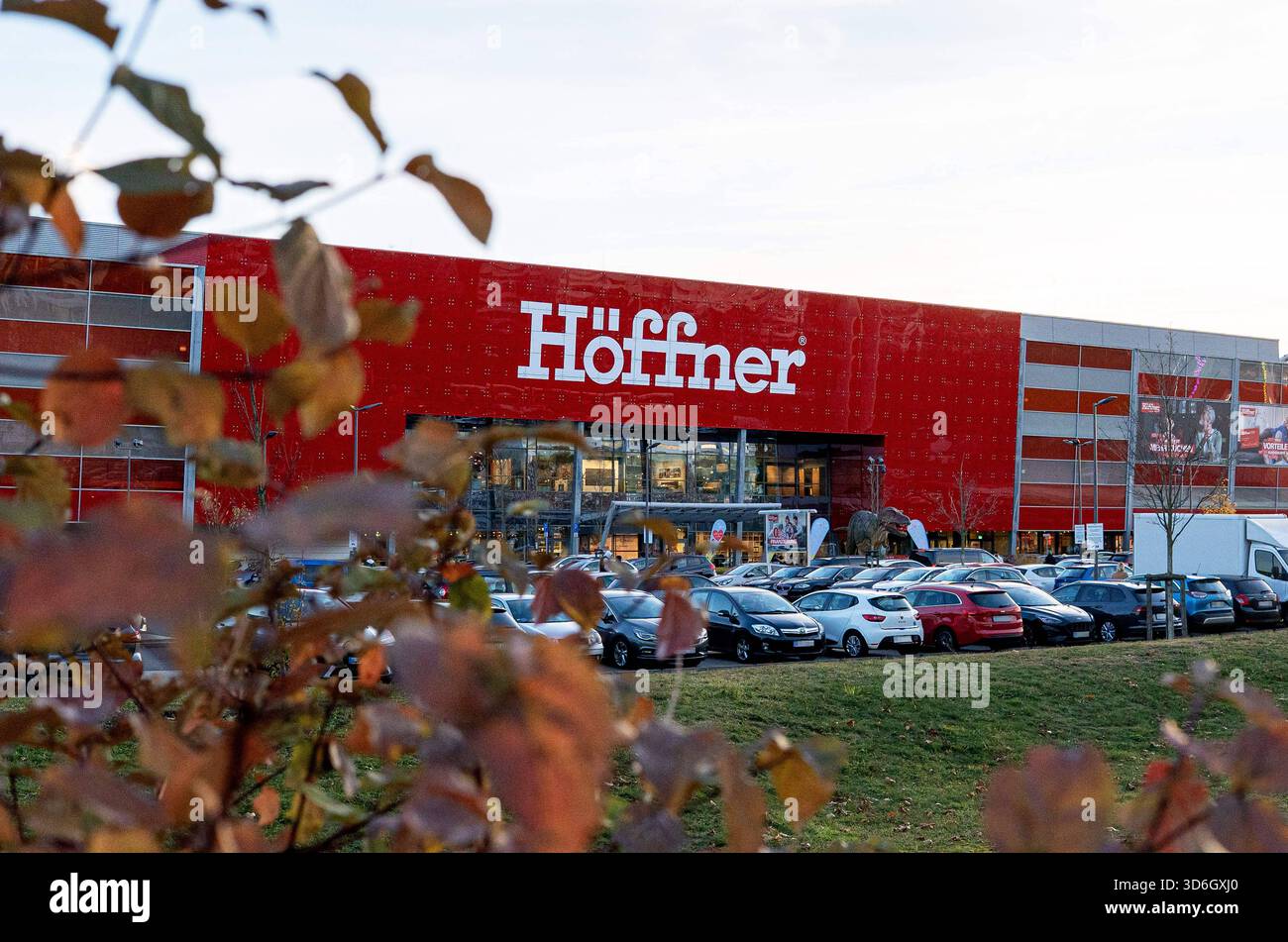 Berlin, Stadtbild, im Bild: eine Filiale von Höffner an der Landsberger ...