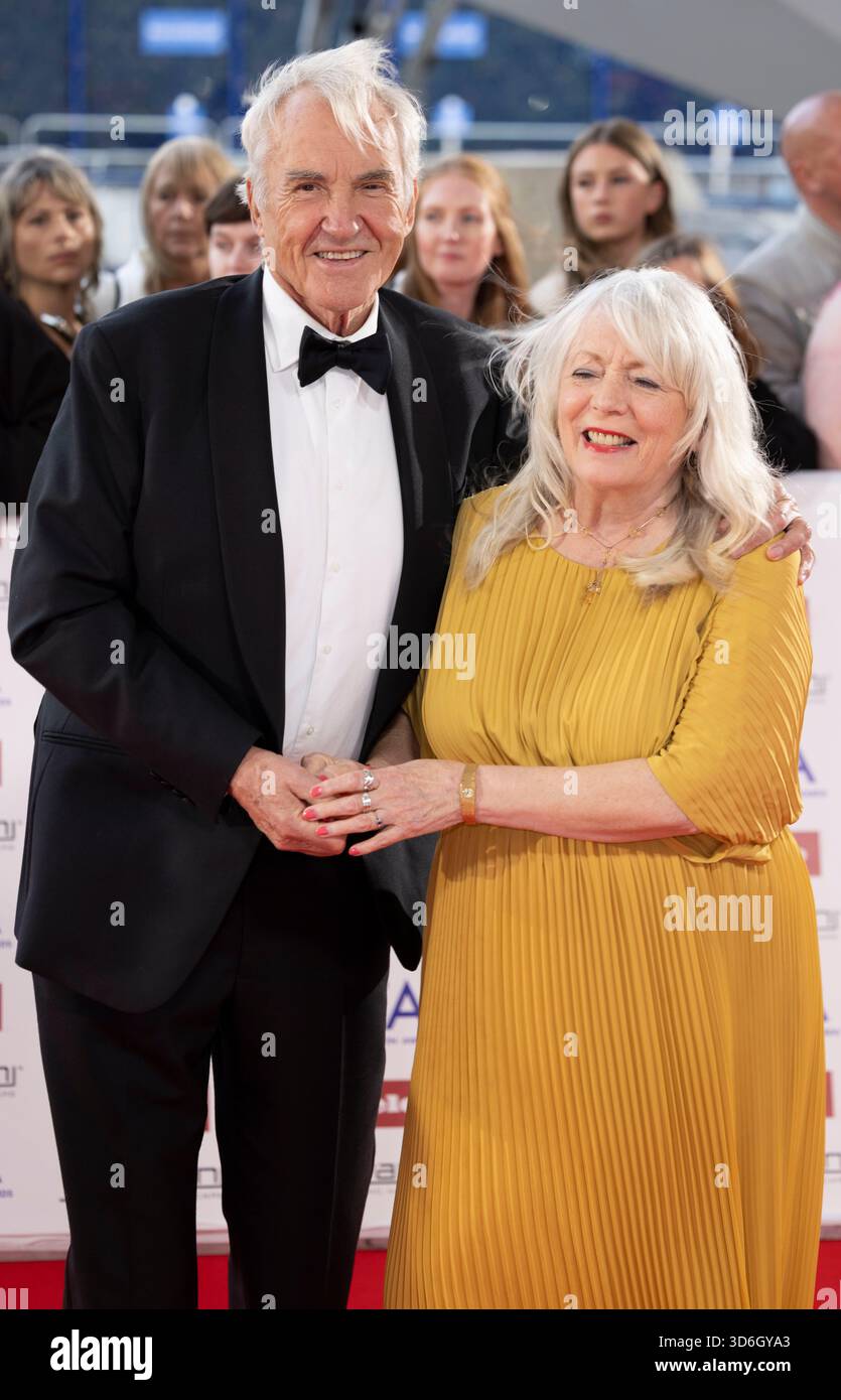 Alison steadman and larry lamb hi-res stock photography and images - Alamy