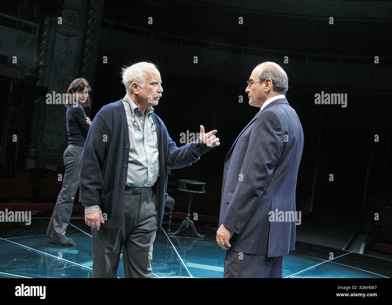 l-r: Elizabeth McGovern (Judith Brown), Richard Dreyfuss (Ben Kritzer ...