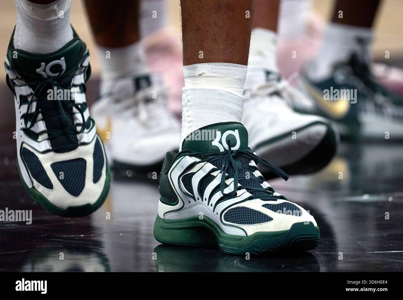 The Michigan State Spartans uniform attire, Nikes Kevin Durant shoes ...