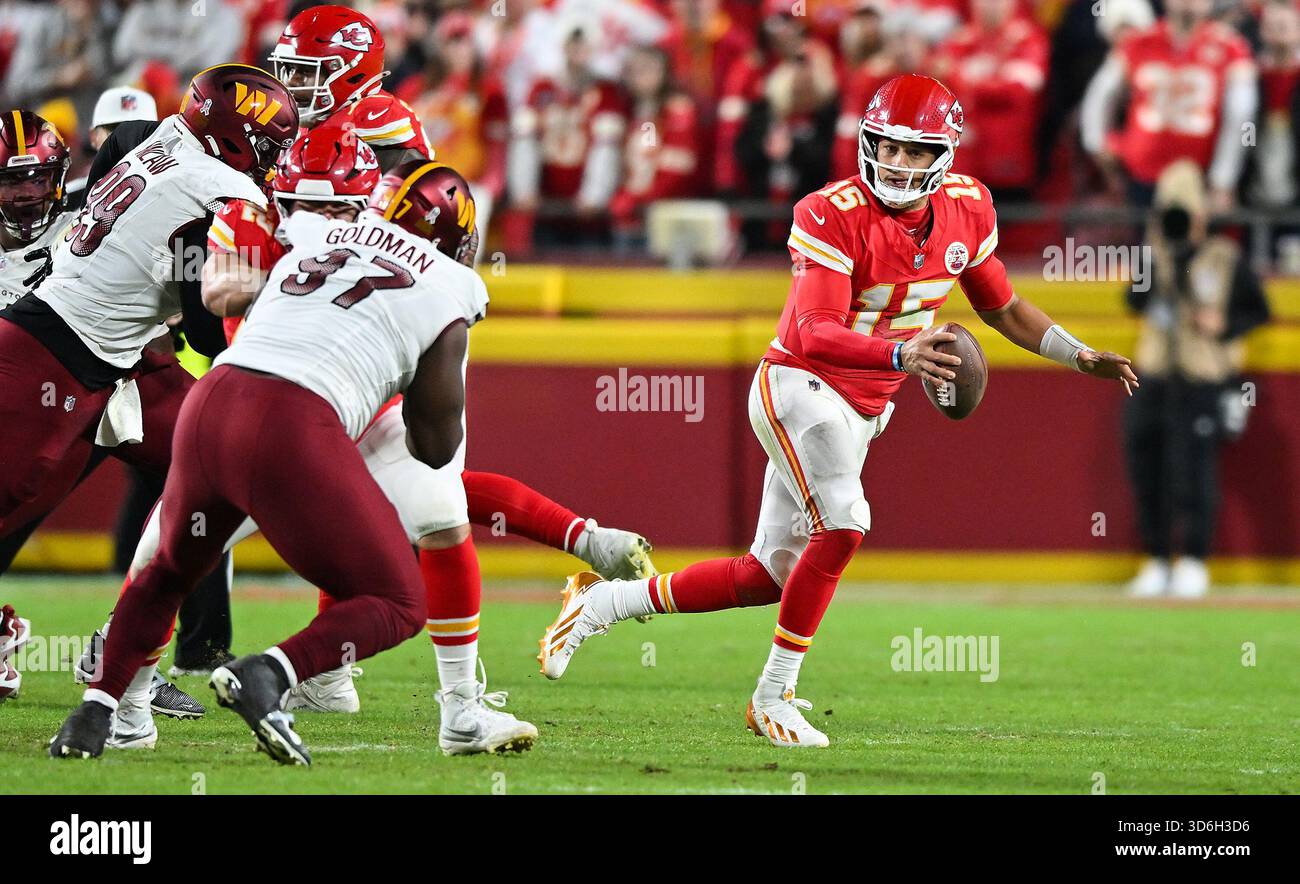 Kansas City Chiefs quarterback Patrick Mahomes (15) scrambles to look ...