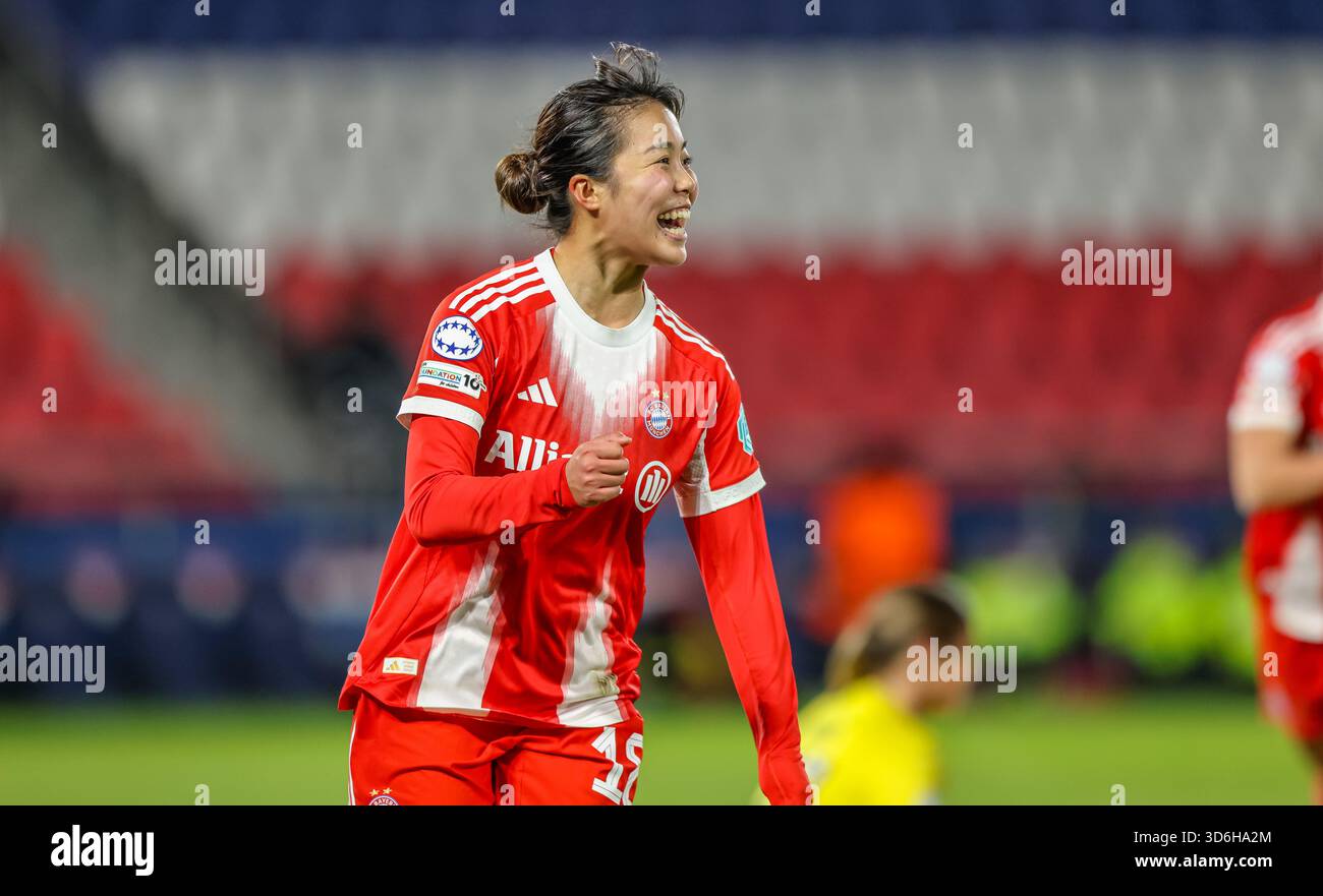 FRA, Paris, Paris St. Germain vs FC FC Bayern Munich, Women's Champions ...
